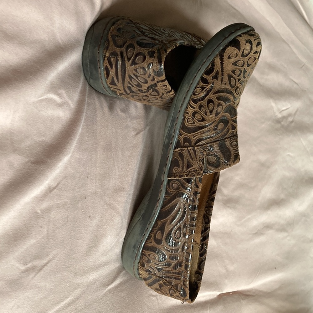 B.O.C Born Concept Floral Etch Design Slip-Ons - Gem